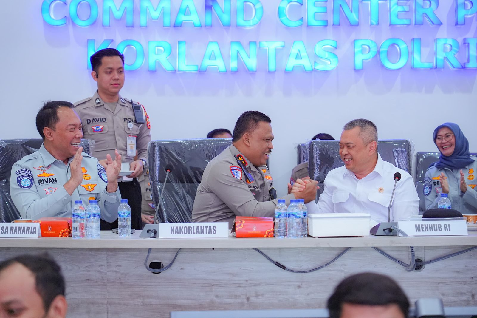 Menhub, Kakorlantas dan Stakeholder Resmi Tutup Sistem One Way Nasional Arus Balik Lebaran 2025 ...